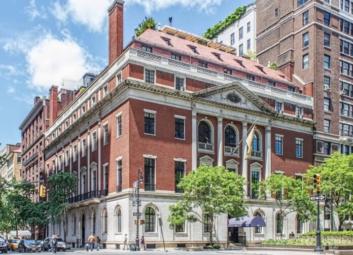 Colony Club: New York's First Private Women's Club New York